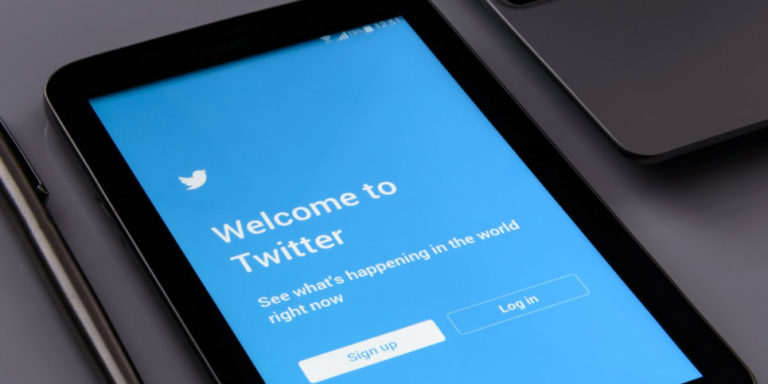 Twitter: Tweet, Tweet, Tweedly, Deet – The Children's Book Review